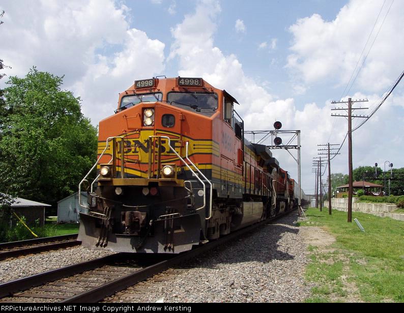 BNSF 4998